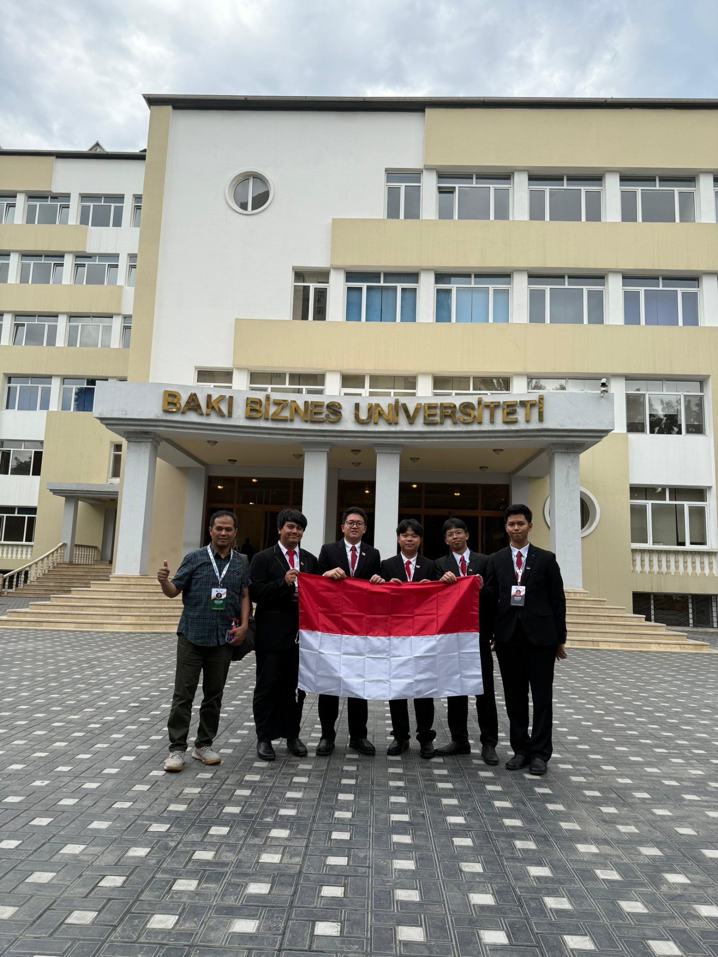 SMAN 1 Denpasar Kembali Cetak Prestasi Dunia, I Putu Dickson Raih Emas Olimpiade Ekonomi ...